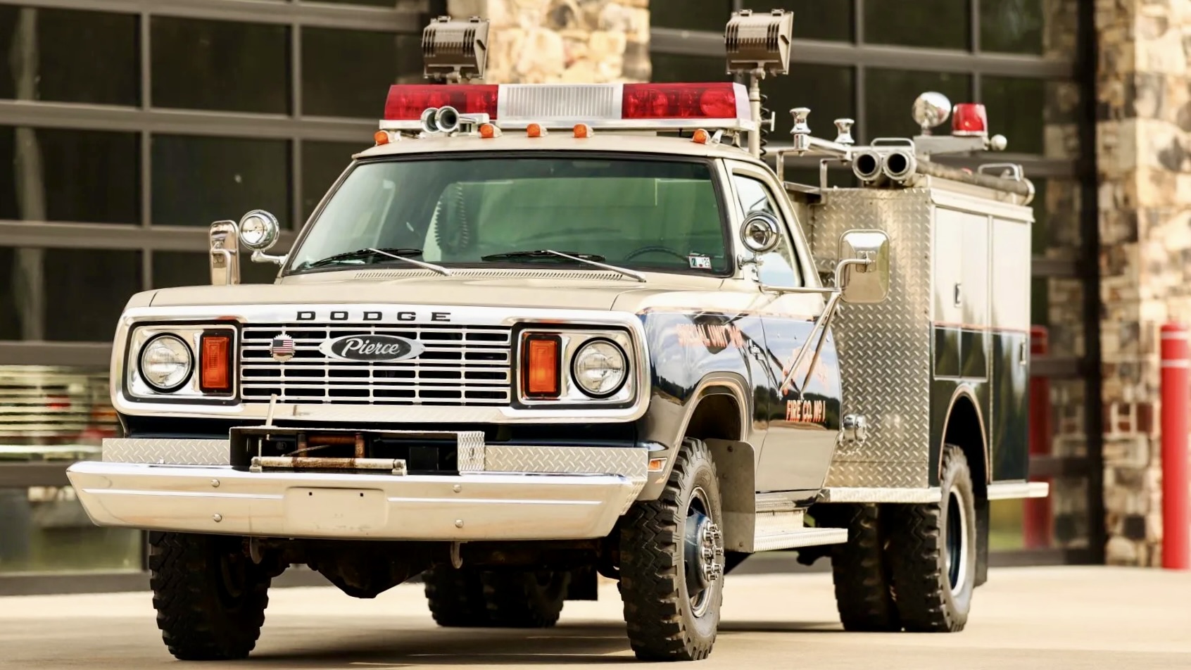 Rare 1978 Dodge W400 Fire Truck Hits the Auction Block - HD Rams